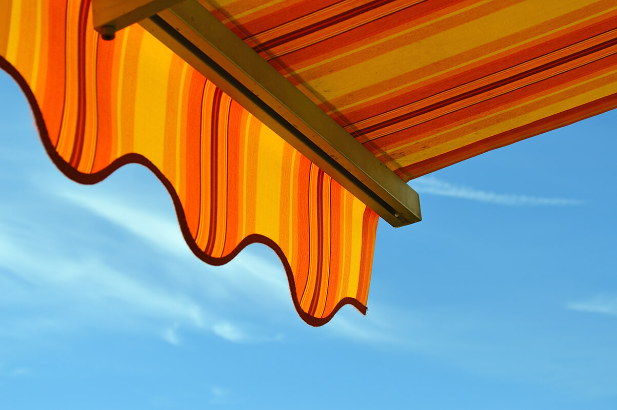 Guide : comment choisir un store pour votre terrasse